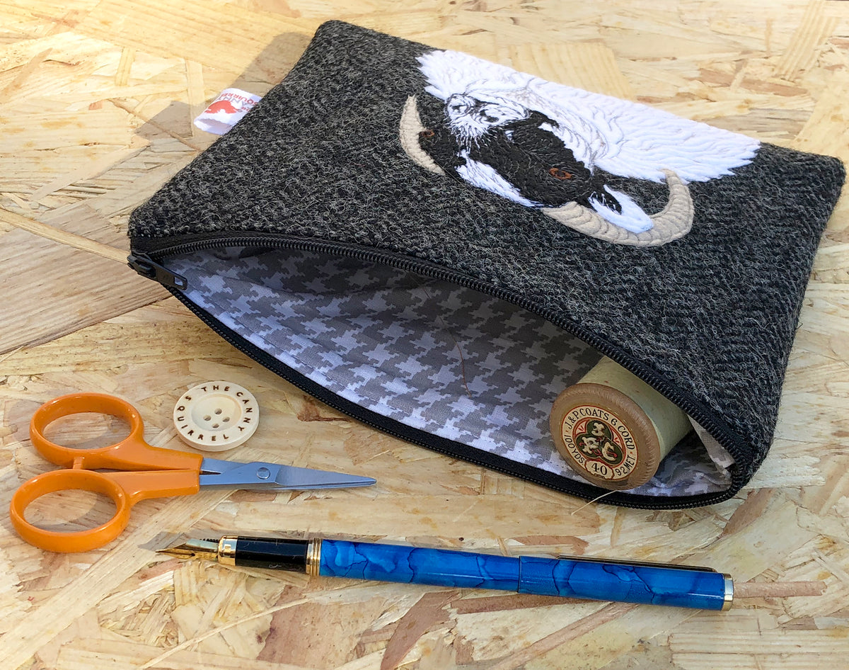 Sheep zip pouch – The Canny Squirrel